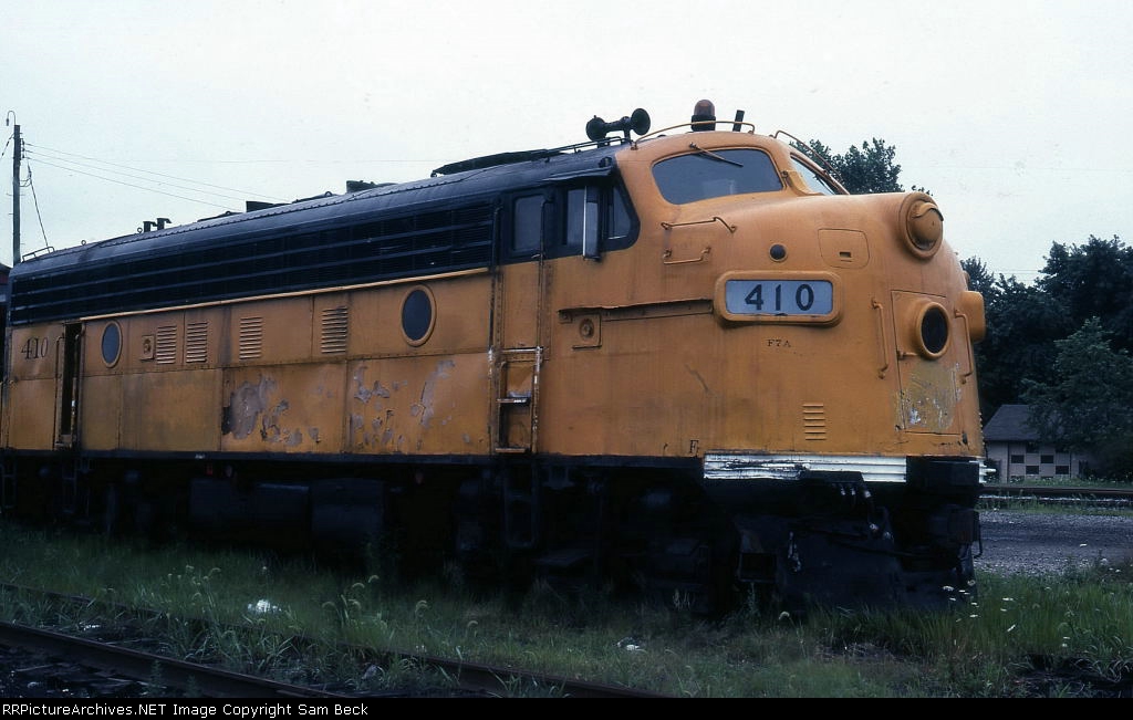 CNW 410 in Burr Oak Yard